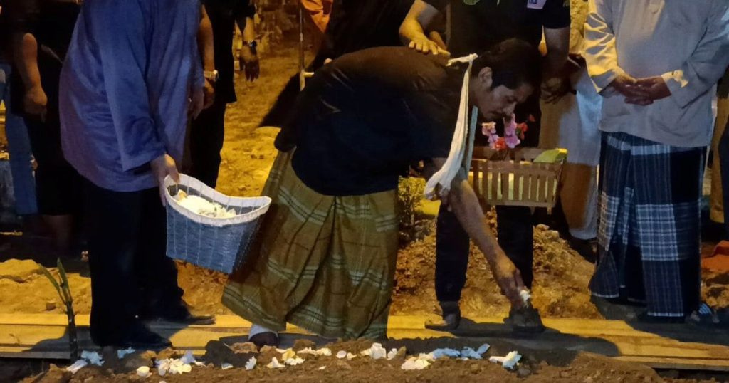 Five family members who perished in a house fire buried together in one ...